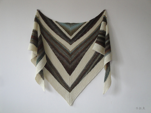 Ravelry: Vee Vee pattern by Mariana Martins