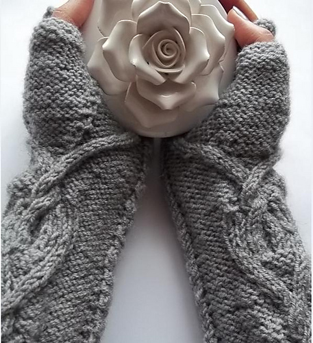 Ravelry: Serca Mittens pattern by Hanna Maciejewska