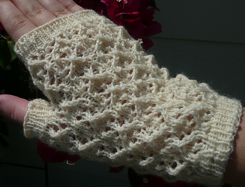 Ravelry: Fingerless lace mittens pattern by Randi K Design