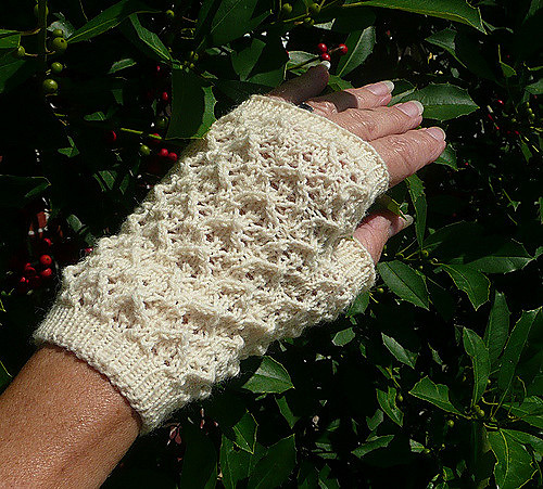 Ravelry: Fingerless lace mittens pattern by Randi K Design
