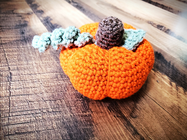 Ravelry: Small Pumpkin pattern by The Emerald Cherub