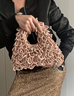 Ravelry: MINI FRINGE Bag pattern by isWoolish