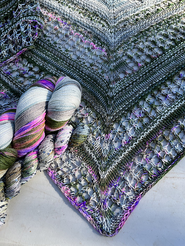 Ravelry: Iceland FLowers Shawl pattern by Iris Schreier