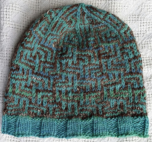 Ravelry: a-Maze Overlap hat pattern by Dory Ferguson