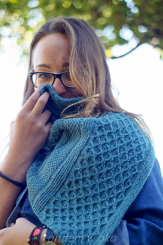 Ravelry: Frozen Silver Cowl pattern by SuviKnits
