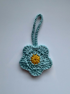 Ravelry: Petite Bloom pattern by itslooplab