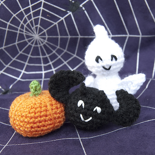 Ravelry: One-Piece Amigurumi Pumpkin pattern by Karla Fitch