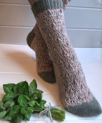 Ravelry: Clover fields forever pattern by Tatiana Kulikova
