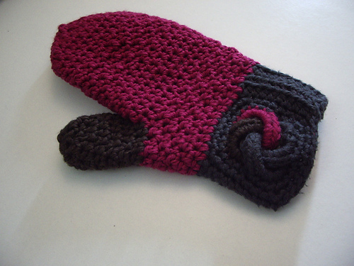 Ravelry: Celtic Mittens pattern by Shirley MacDonald