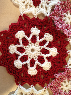 Ravelry: jaegergirl09's Bedroom Snowflake throw