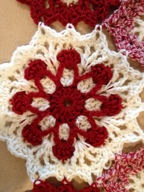 Ravelry: jaegergirl09's Bedroom Snowflake throw