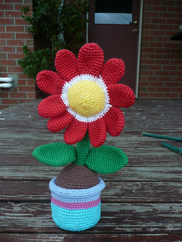 Ravelry: Flower in the Pot pattern by zan Merry