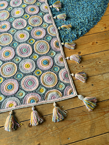 Ravelry: Magic Circles pattern by Jane Crowfoot