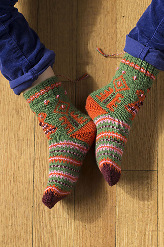 Ravelry: Elfur Socks pattern by Lucinda Guy