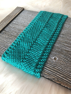 Ravelry: The Sabin Headband pattern by Jazzy Steele