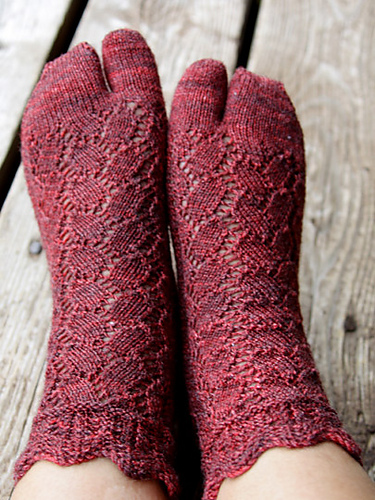 Ravelry: Tabi Socks pattern by Veronik Avery