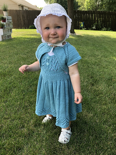 Ravelry: Charlotte's Sunday Shrug pattern by Lisa Seifert