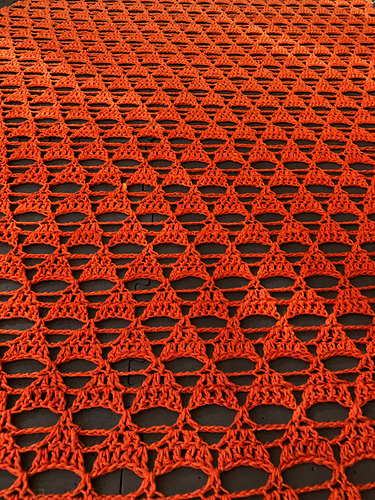 Ravelry: Dip Dye Pyramid Shawl pattern by Jellina Verhoeff