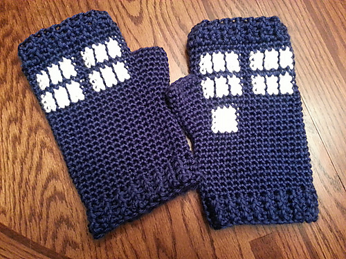 Ravelry: Basic Fingerless Mitts pattern by Jen Spears