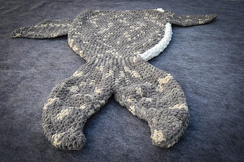 Ravelry: Shark Tail Blanket pattern by Crochet by Jennifer