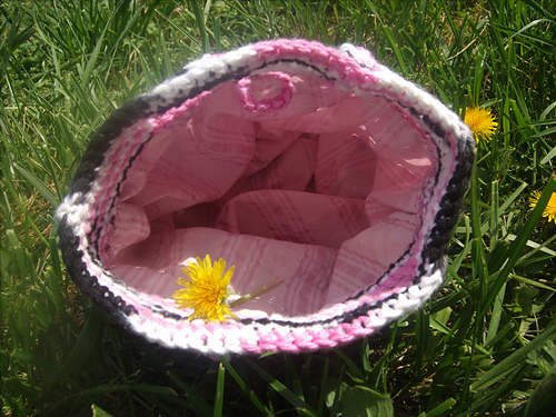 Ravelry: Oval Bottom Shell Bag pattern by Jenna Wingate