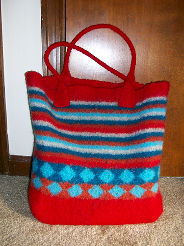 Ravelry: Felted Shopping Bag pattern by Patons
