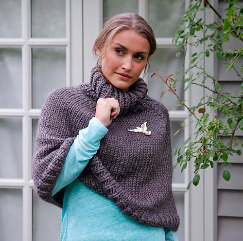 Ravelry: Raglan Cape pattern by Jessica Biscoe