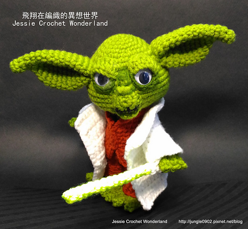 Ravelry: Master Yoda with Lightsaber pattern by Jessie Lin