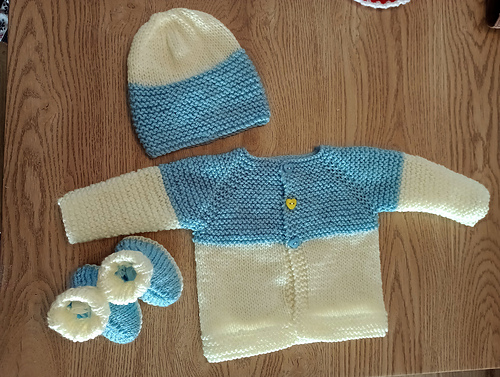 Ravelry: Babbity Baby Jacket pattern by marianna mel