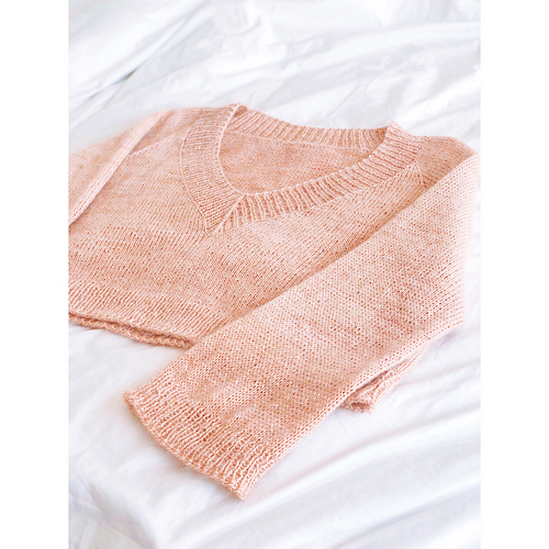 Ravelry: Very V Neck Raglan pattern by Jessie Maed Designs