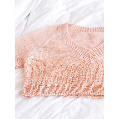 Ravelry: Very V Neck Raglan pattern by Jessie Maed Designs