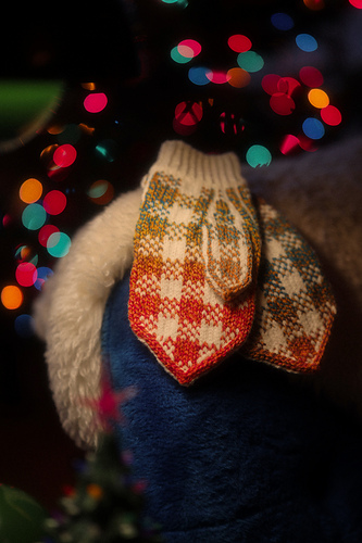 Ravelry: Gr8 Gingham Mittens pattern by Jessie Maed Designs