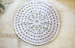 Ravelry: Round Doily Rug pattern by Jessica Venture