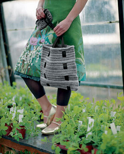Ravelry: Ford Felted Purse pattern by Sarah Hatton