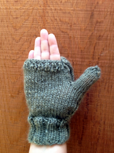 Ravelry: Flip-Flop Flip-Top Mittens pattern by J. Harris