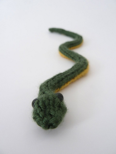 Ravelry: Snakes & Adders pattern by Julia Stanfield