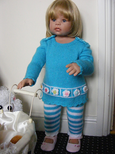 Ravelry: Daisy May Outfit pattern by maybebaby designs