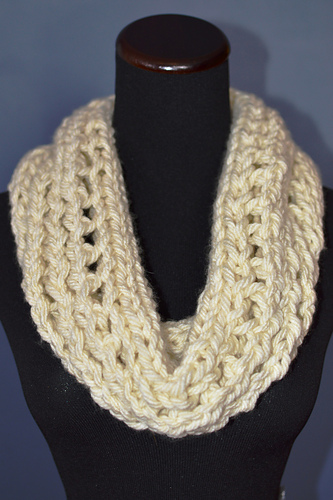 Ravelry: Cafe Cowl pattern by Angela Steffen