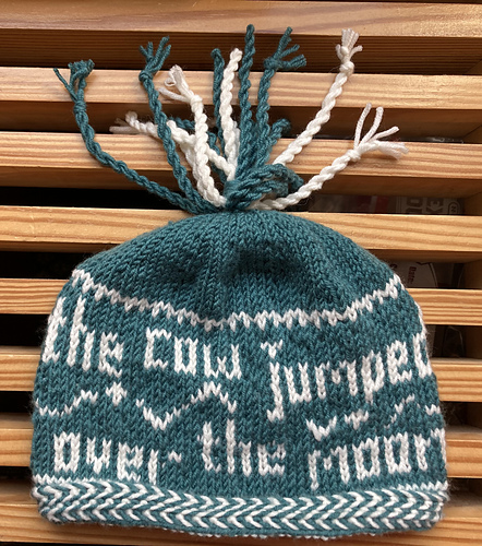 Ravelry: Mother Goose Hat pattern by Lisa McFetridge