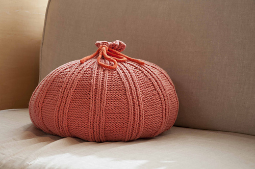 Ravelry: Drawstring Poufs pattern by Amy Butler