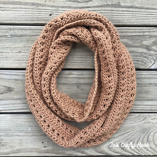 Ravelry: Double Cross Mobius Cowl pattern by Jo's Crafty Hook