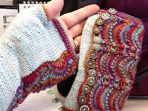 Ravelry: Spatterdash Wristwarmers pattern by Dagmar Mora