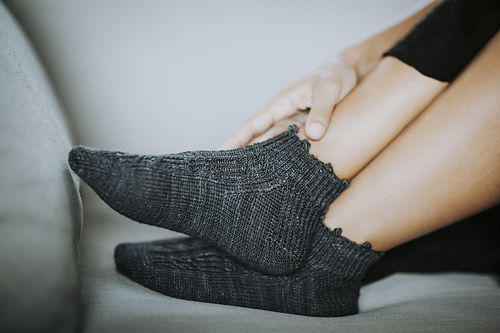 Ravelry: Bobble Shortie Socks pattern by Joji Locatelli