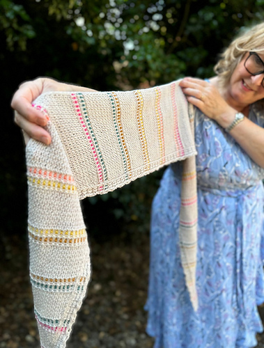 Ravelry: Between Olive and Pine Shawl pattern by Joanna Herriott