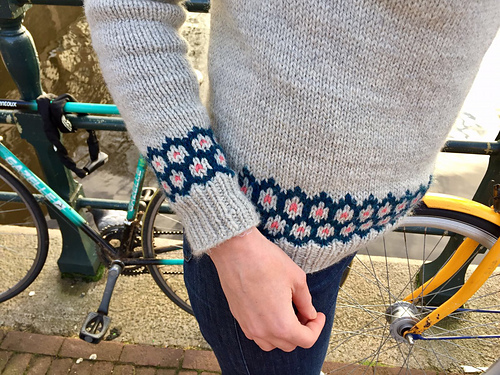 Ravelry: Ohhh, those pops of pink pattern by Josh Moll