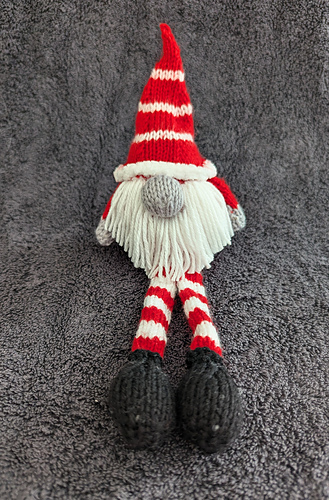 Ravelry: New Knitted Gnomes pattern by creative neats