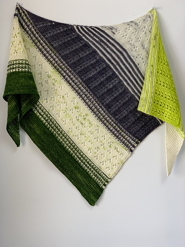 Ravelry: Blooming Texture Shawl pattern by Tina Tse