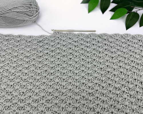 Ravelry: Cozy Cuddles Baby Blanket pattern by Jo Edwards