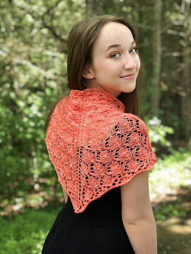 Ravelry: Grotto Shawlette pattern by Jennifer Myrick