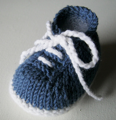 Ravelry: Tiny Tennis Shoes pattern by Janet Tamargo